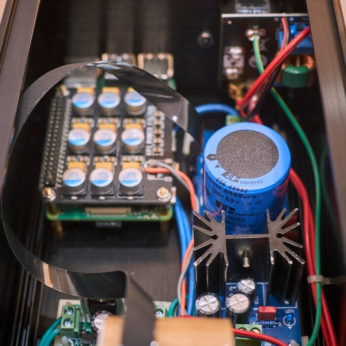 Raspberry Pi with Display and Internal Linear Power Supply